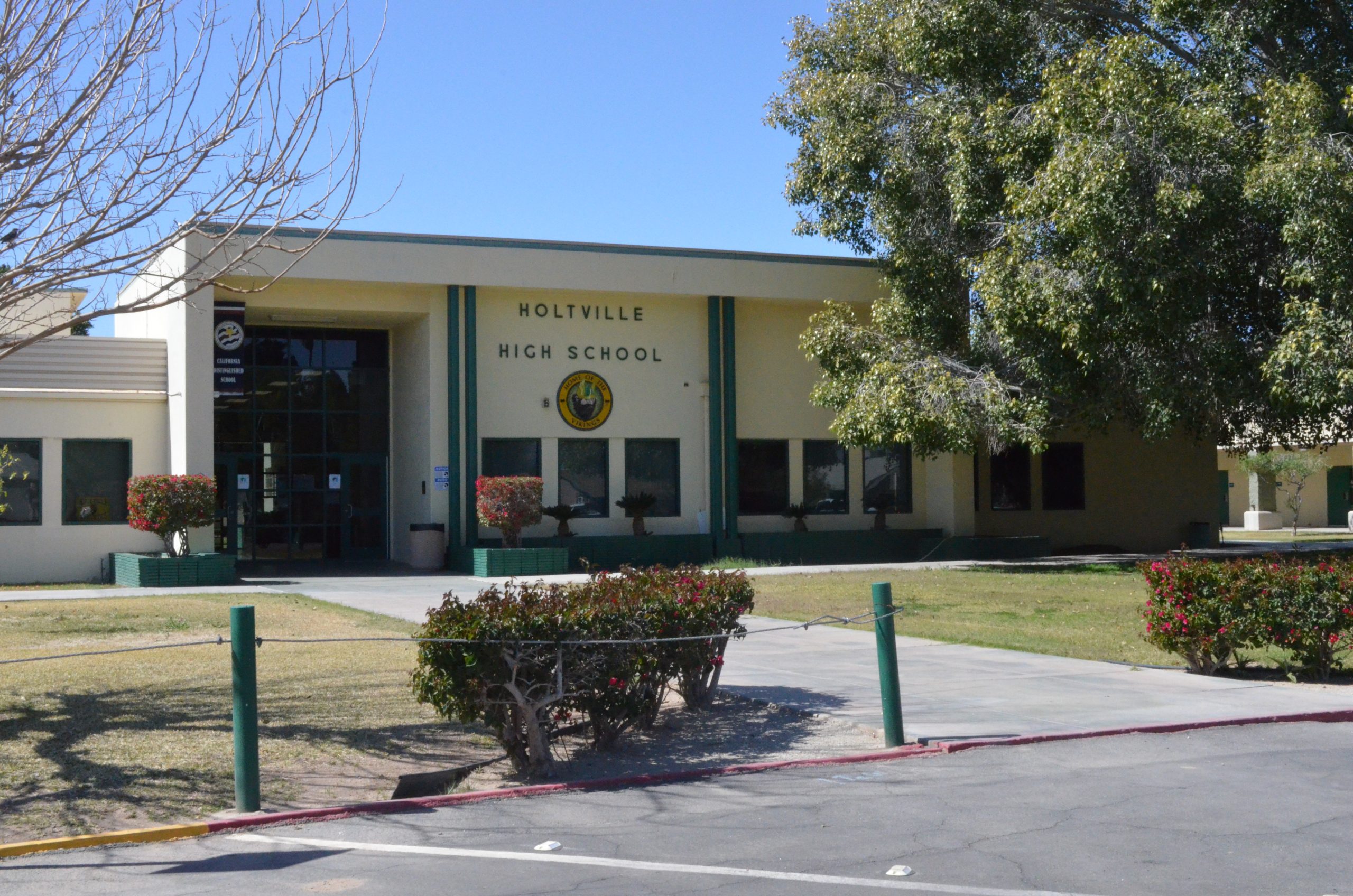 Holtville High Welcomes Student Cohorts Back to Campus