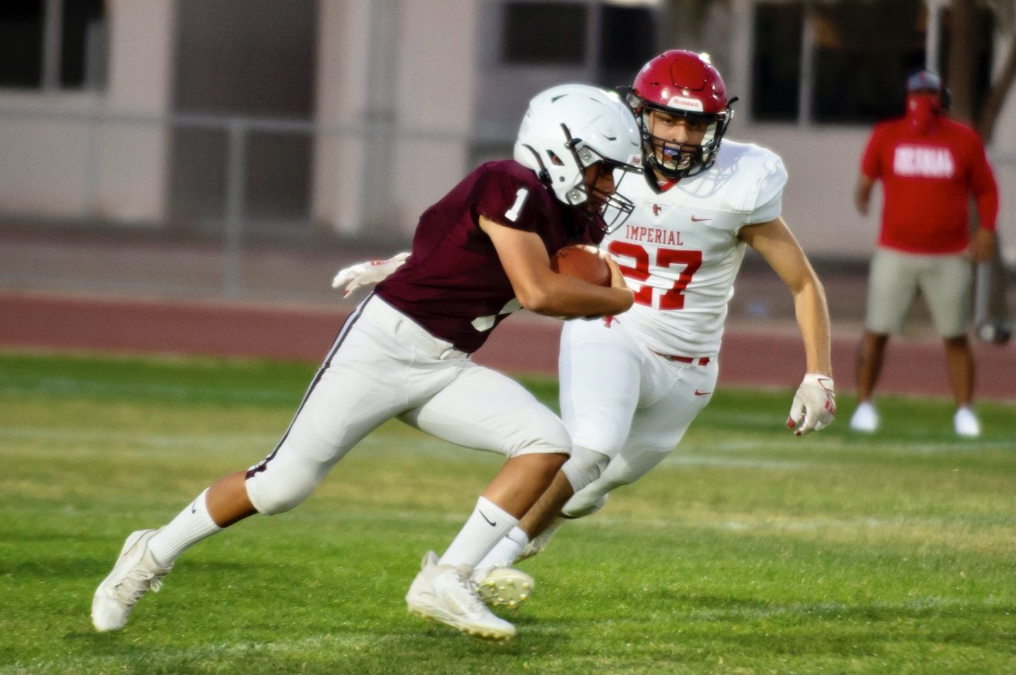 FOOTBALL: Tigers Pounce on Bulldogs for Victory » Holtville Tribune