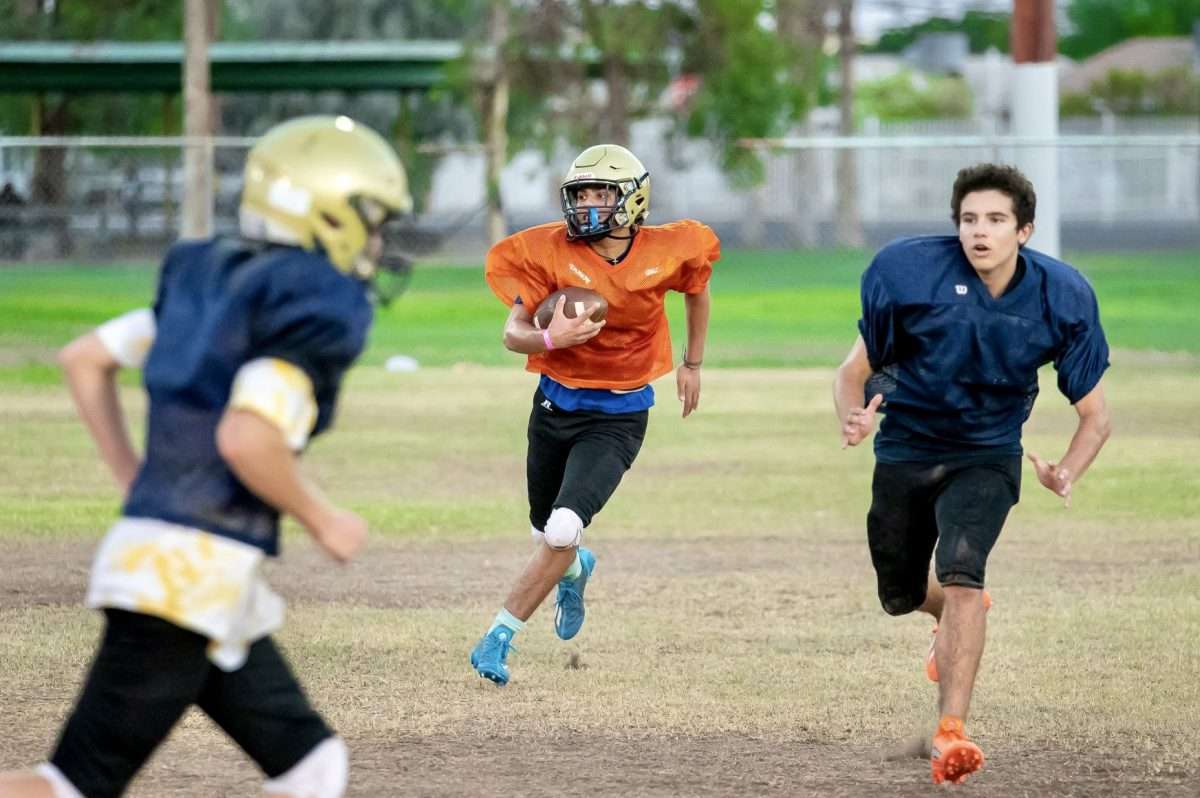 FOOTBALL: Elias Back at QB for Scots » Holtville Tribune