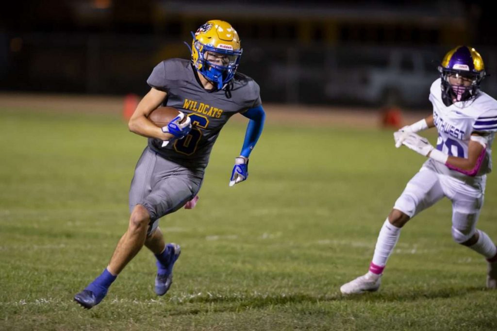 FOOTBALL ROUNDUP: 'Cats Scratch Eagles » Holtville Tribune