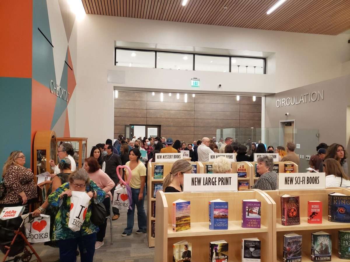 El Centro Celebrates Opening of New Library » Holtville Tribune