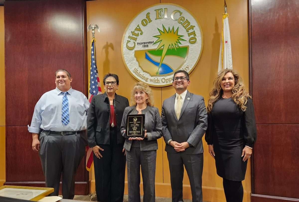 Viegas-Walker Gets Warm Send-Off » Holtville Tribune