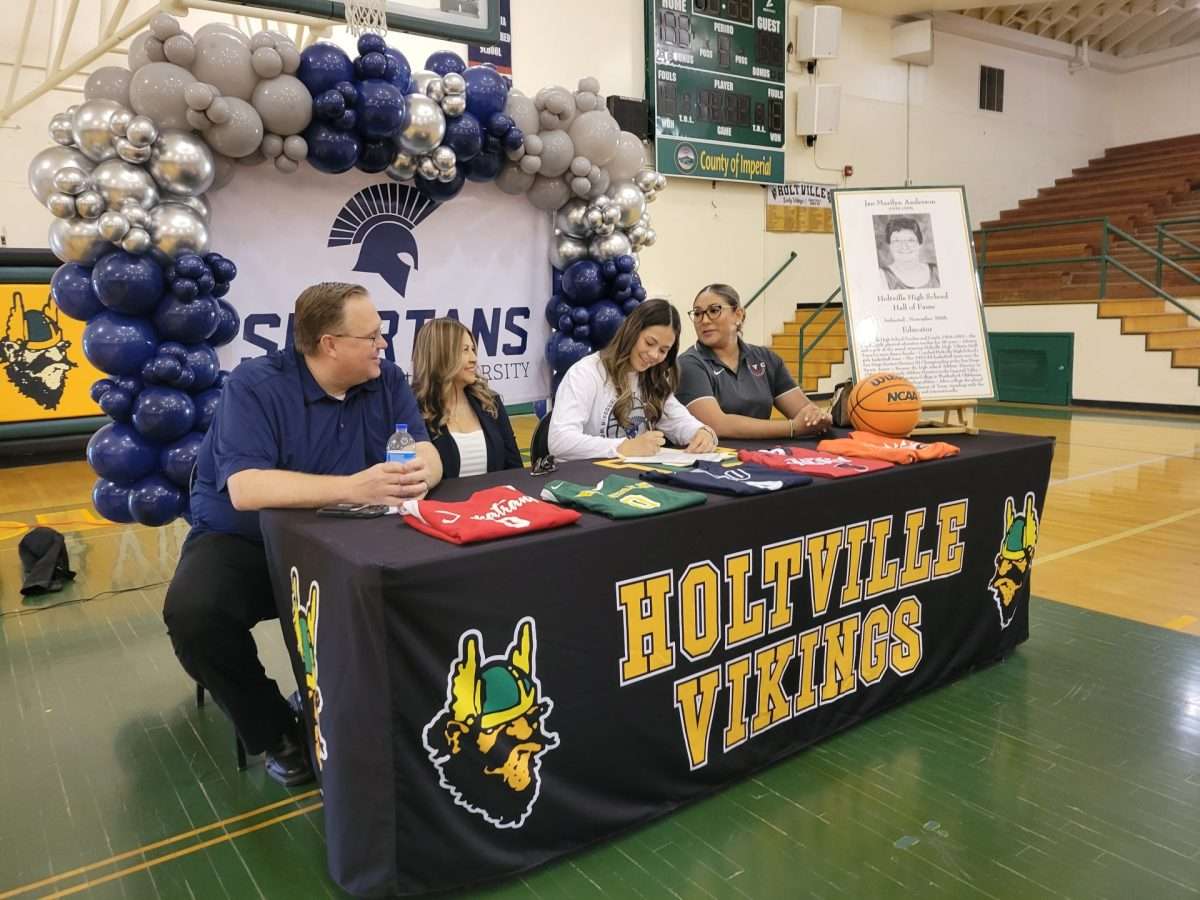 IVC Girls Hoops’ Anderson to Play for Missouri Baptist » Holtville Tribune
