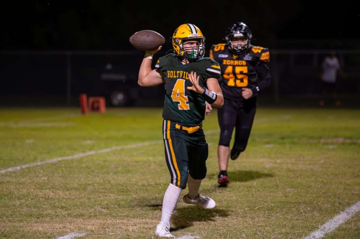 FOOTBALL: Vikings Score Early and Often Against Eagles » Holtville Tribune