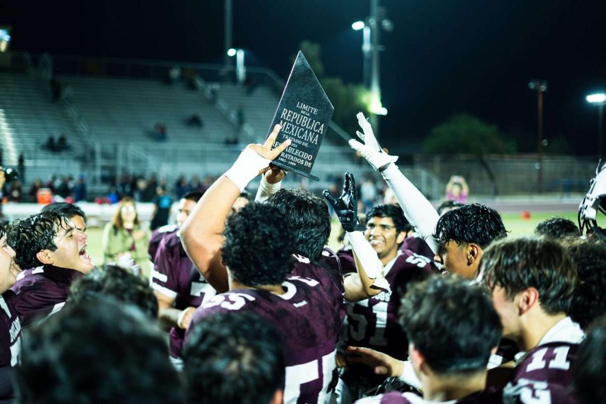 FOOTBALL: Lopez Helps ’Dogs Win Battle for the Border » Holtville Tribune